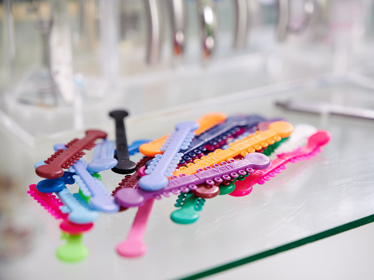 Metal Braces: Straighten Smile with Confidence | Marda Loop Braces in ...